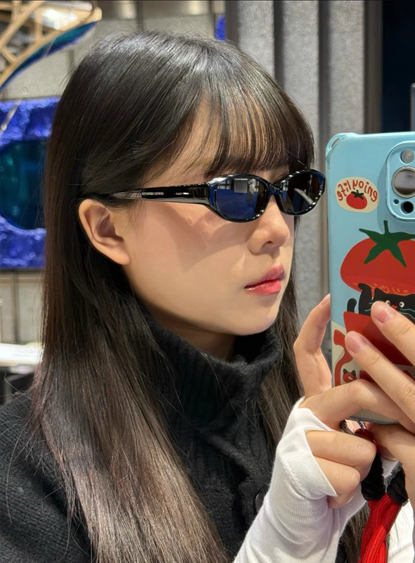 GENTLE MONSTER MONICA (01) – Blank Room